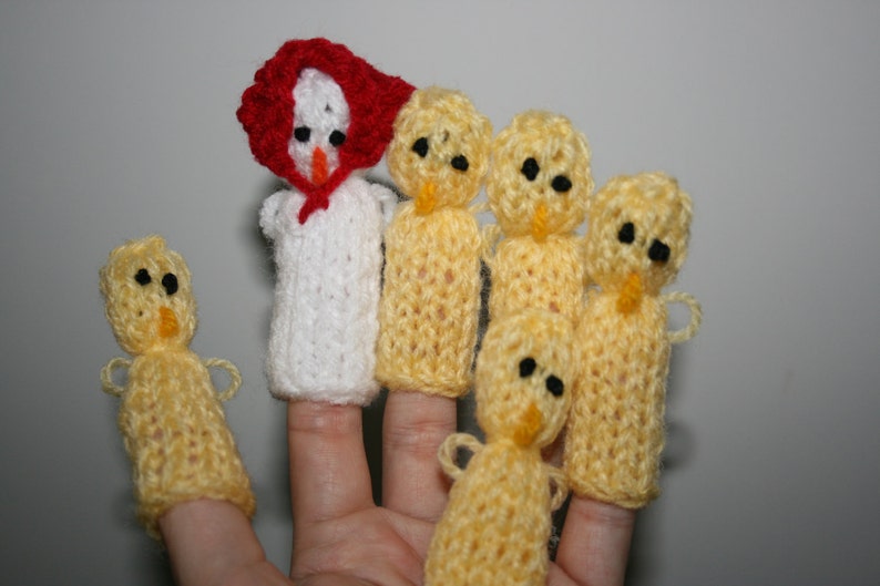 Five Little Ducks and Mother Duck Finger Puppet Set. Hand Knitted in ...