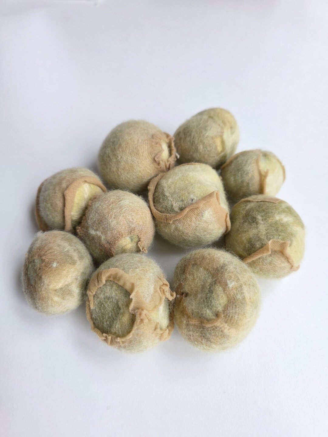 Handmade Merino Wool Felt Balls – Natural Beige Green, Set of 10 - Etsy