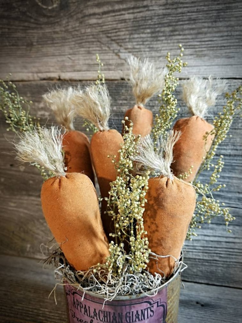 Primitive Carrots in Rusty Tin Can ~ Primitive Easter Decorations ...