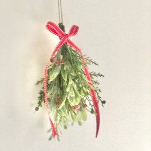 Hanging Mistletoe, Kissing Mistletoe, Mistletoe With Bells, Christmas ...