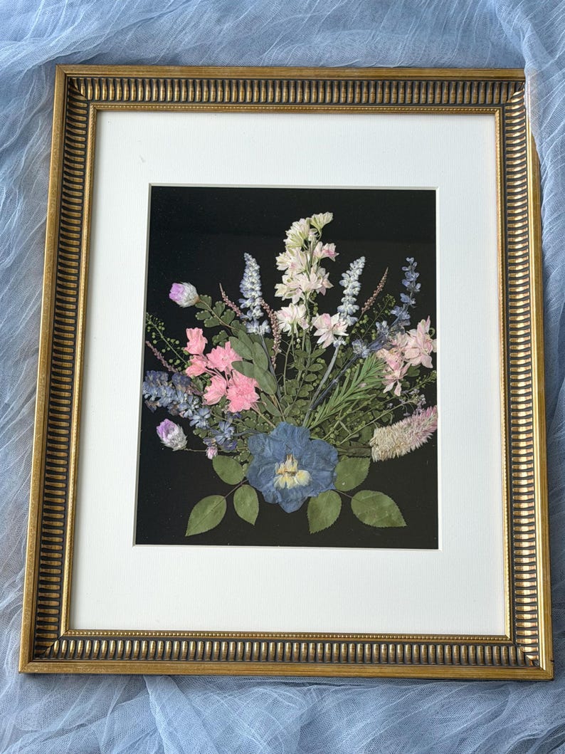 Real Pressed Flowers in Frame - Botanical Wall Art – 11x14 Gold Frame ...