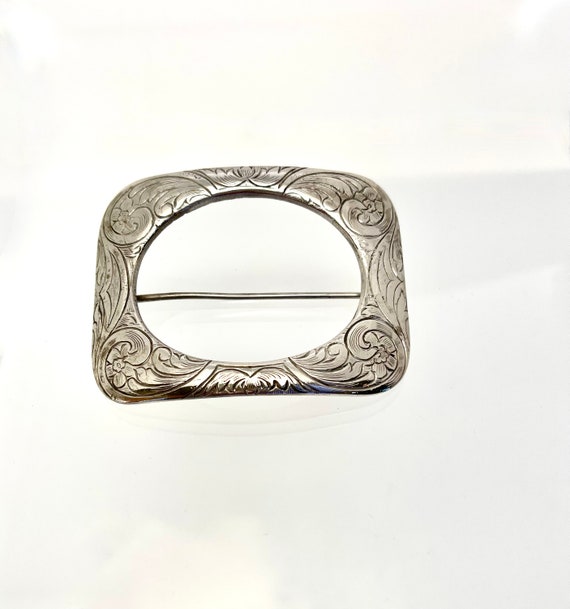 Large Silver Tone Brooch, Large Silver Tone Brooch wi… - Gem