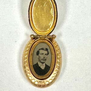 Antique Gold-filled Victorian Locket With Man's Photo Inside - Etsy