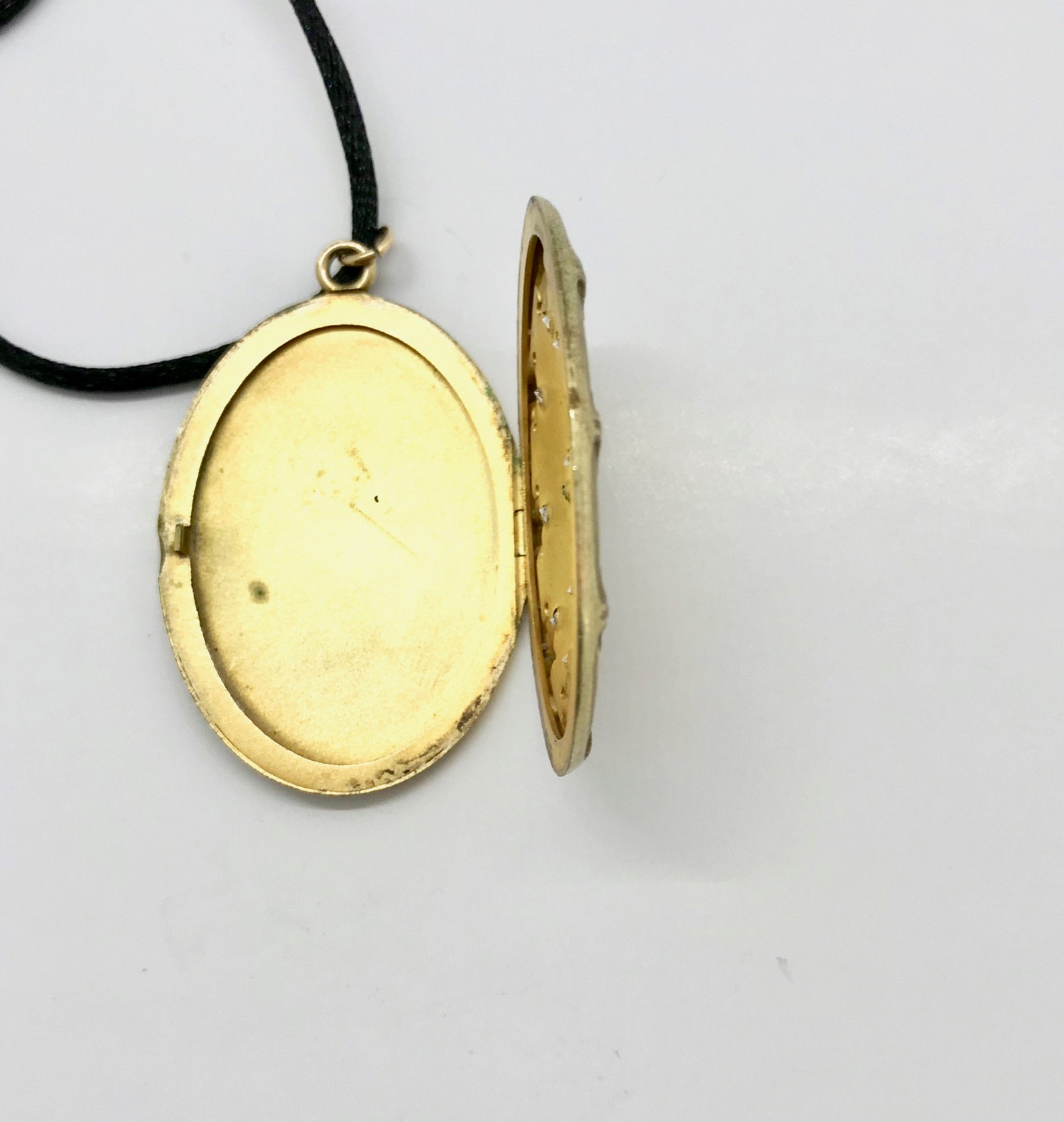 Gold Filled Large Oval Locket With Rhinestones Oval Locket - Etsy