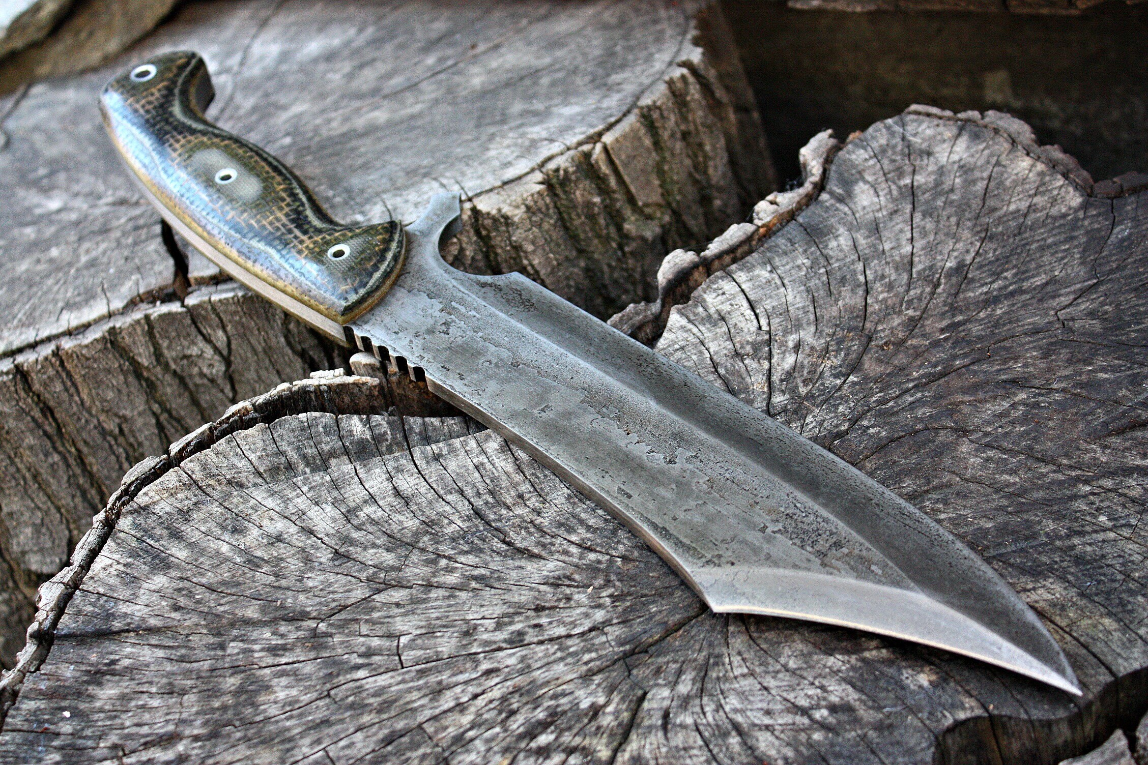 Handcrafted blade FOF Stone Boar mod full tang modern bowie knife