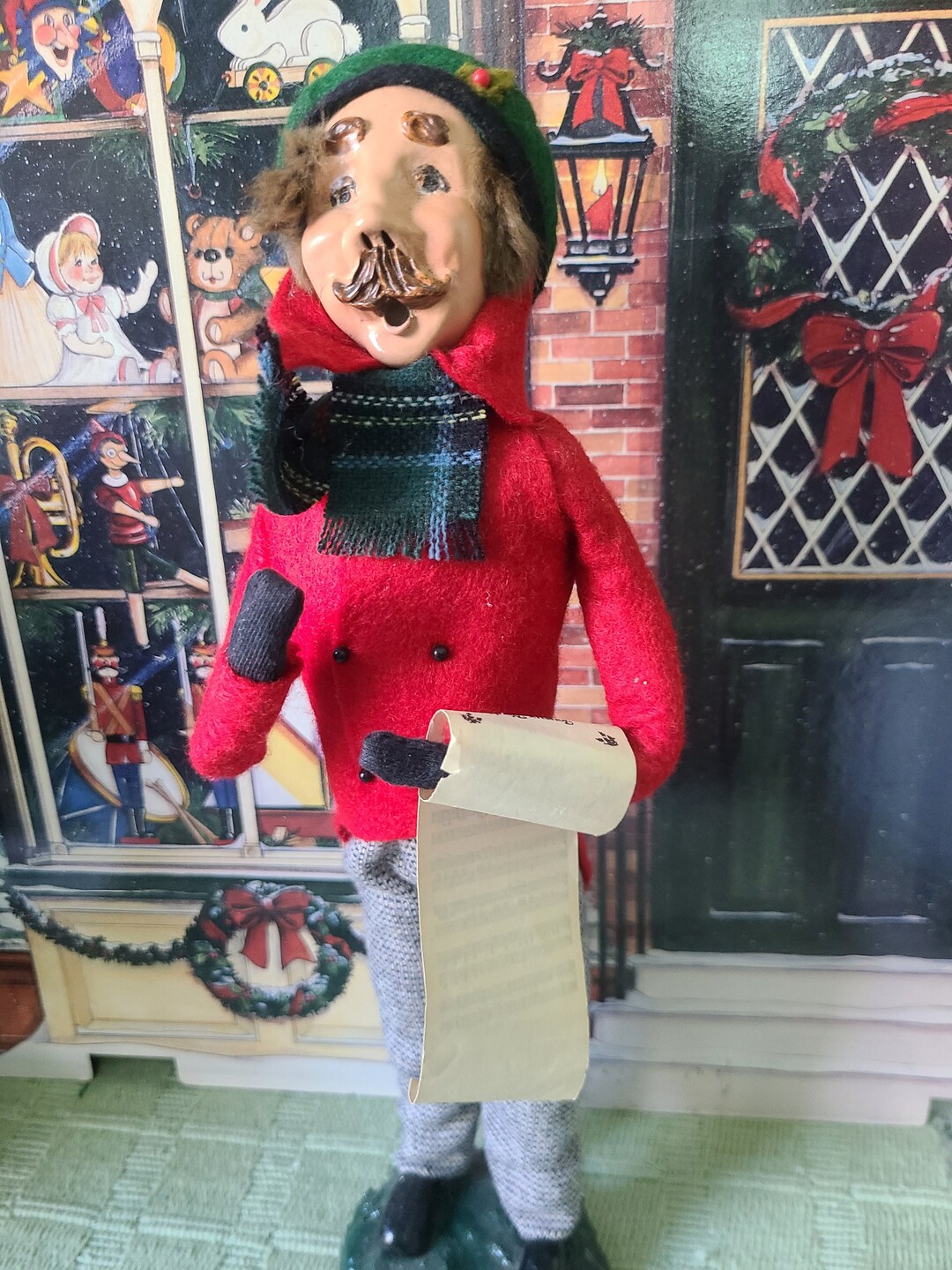 Early Byers Choice Bumpy Base Oval Label Man 1983 Red Jacket Green Hat ...