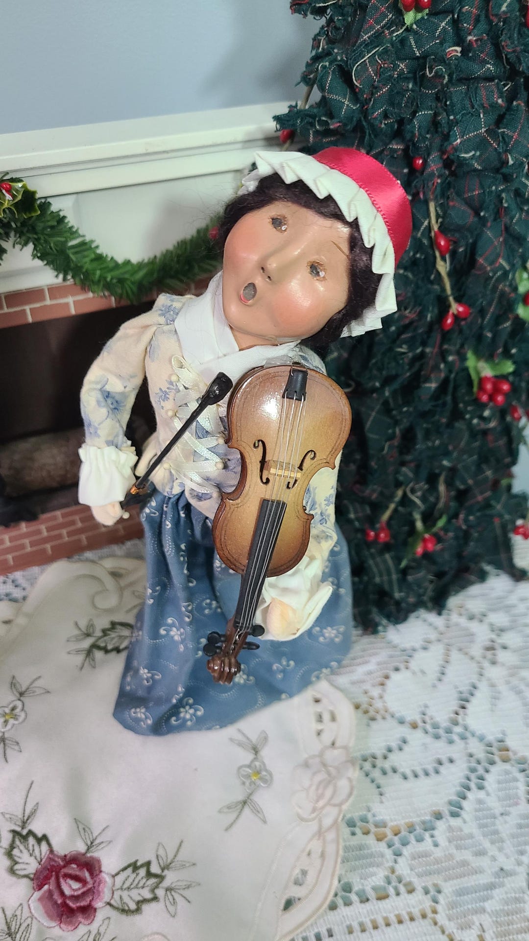 Colonial Byers Choice Adorable Little Girl Playing the Violin ...