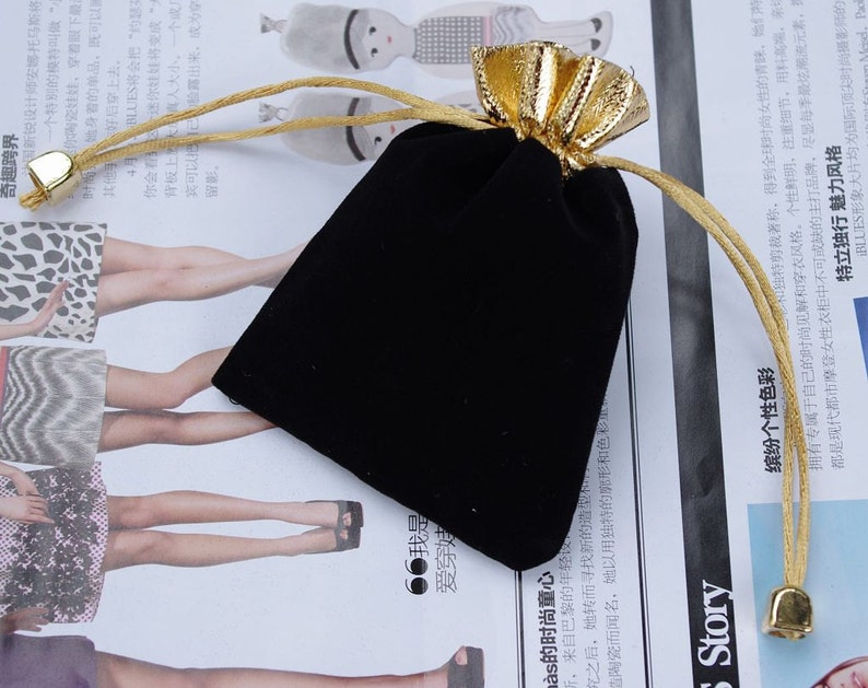 50 Pcs Gold Top Black Velvet Bags, Jewellery Pouches, 9 X 12 Cm Perfect ...