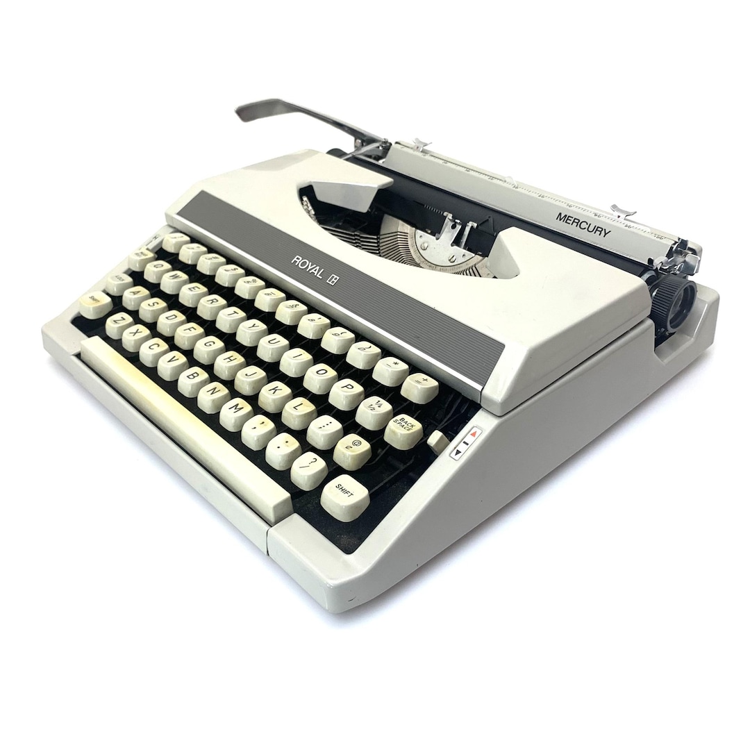 1968 Royal Mercury Ultraportable Typewriter W/cover Vtg Working Elite ...
