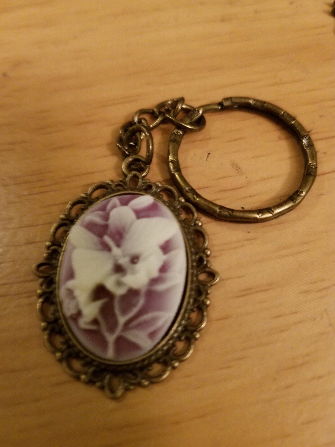 Keychain Antique Brass Lilac and White 18mm Cabochon With Butterfly and ...