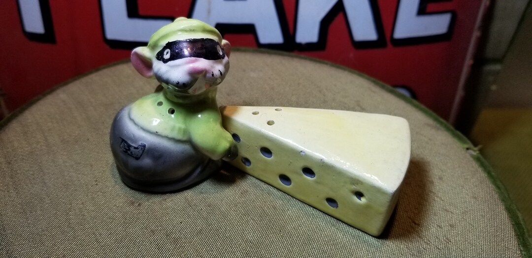 Vintage Retro Cottage Style Mouse Burglar Stealing Cheese NOS Salt ...