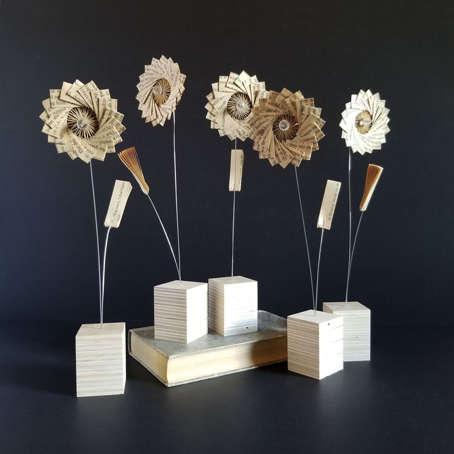 Paper Cog Flower Sculpture Recycled Book Paper Art Sculpture - Etsy.de