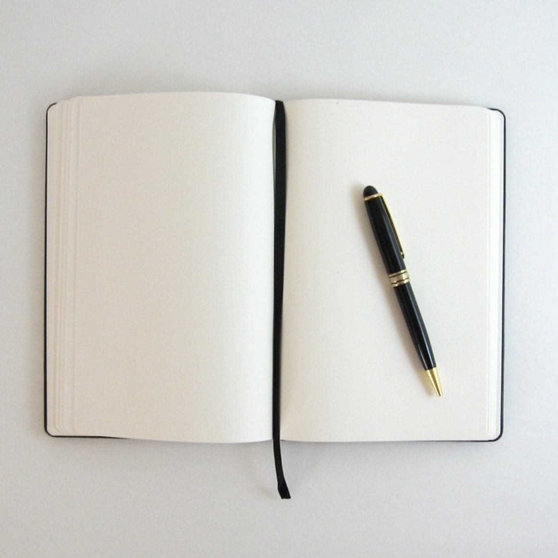 Dada Art Journal Ceci N'est Pas Un Livre Hand - Etsy