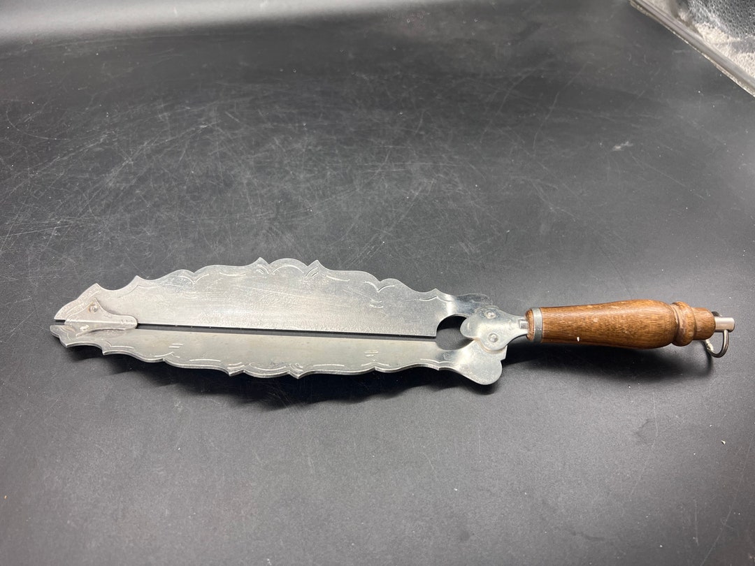 Vintage Scalloped Metal Angled Meat Fish Drainer Server With Wooden ...