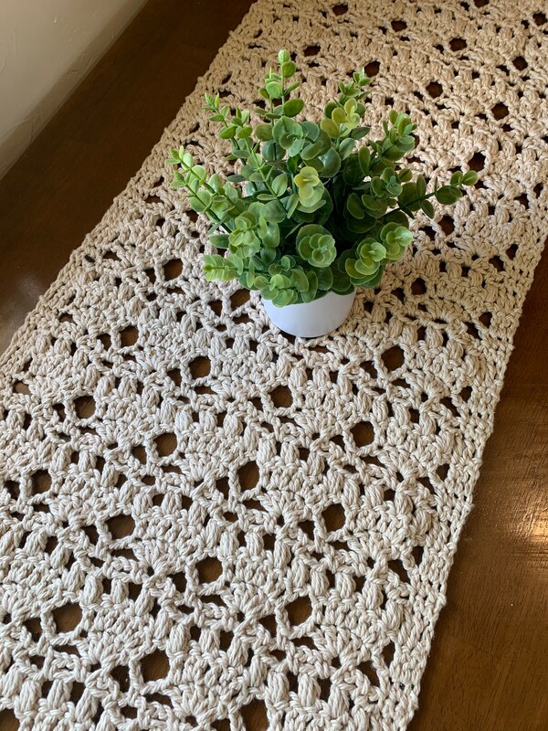 CROCHET PATTERN Lattice Table Runner by Fiction Fibers, Beginner ...