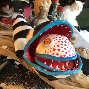 Beetlejuice Sandworm Hand/arm Puppet Great for Cosplay - Etsy Norway