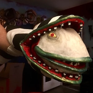 Beetlejuice Sandworm Hand/arm Puppet Great for Cosplay - Etsy Norway