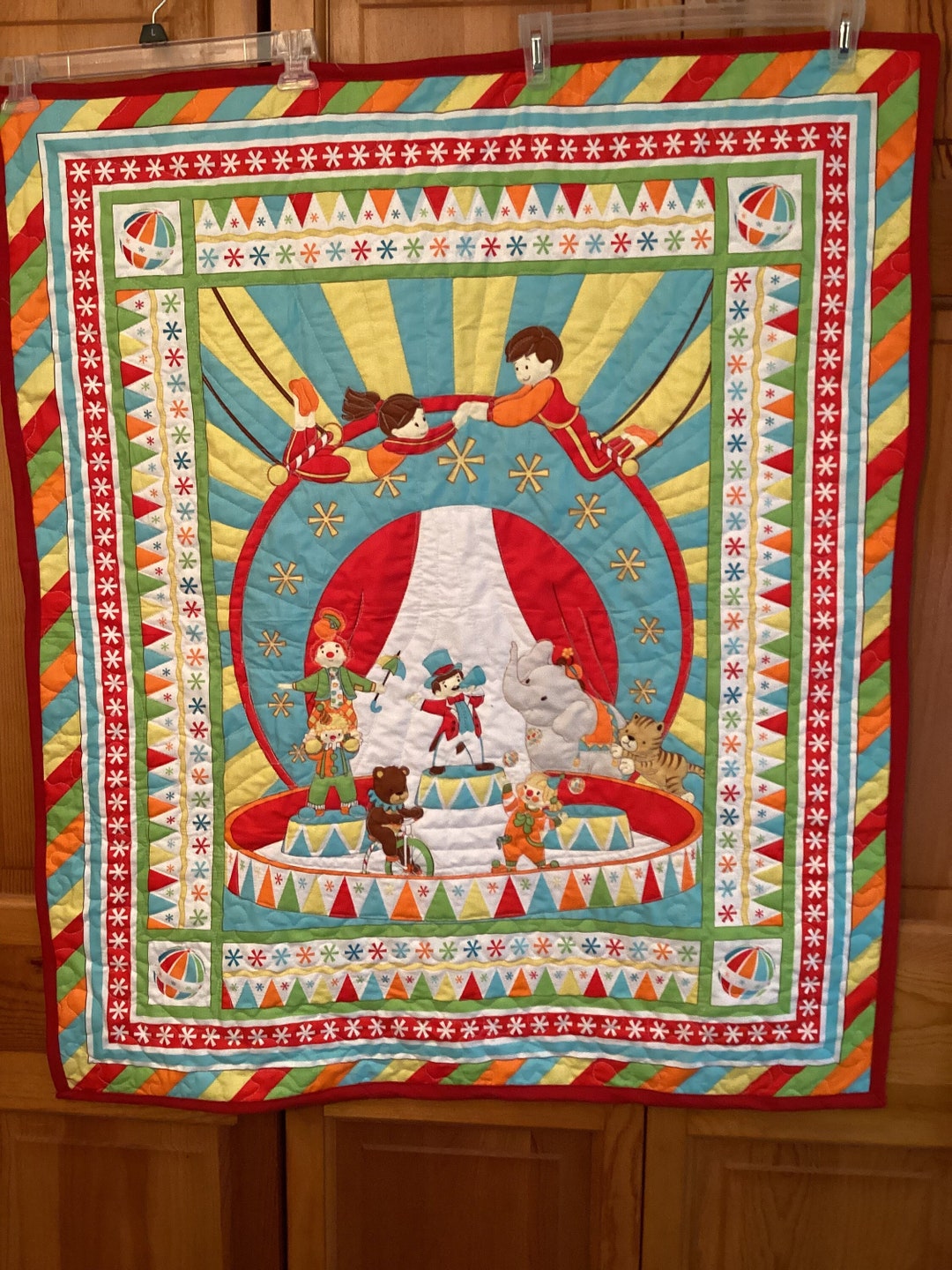 Circus Quilt- Baby Quilt or Toddler Gift - Circus Nursery Décor - 34 ...