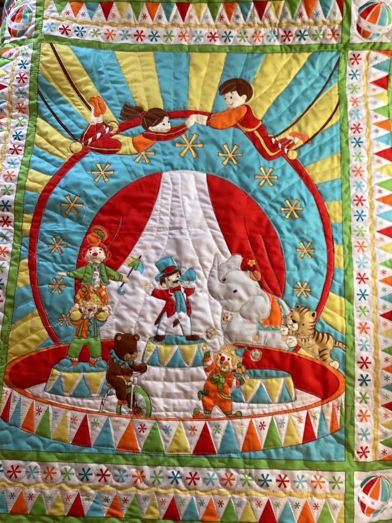 Circus Quilt- Baby Quilt or Toddler Gift - Circus Nursery Décor - 34 ...