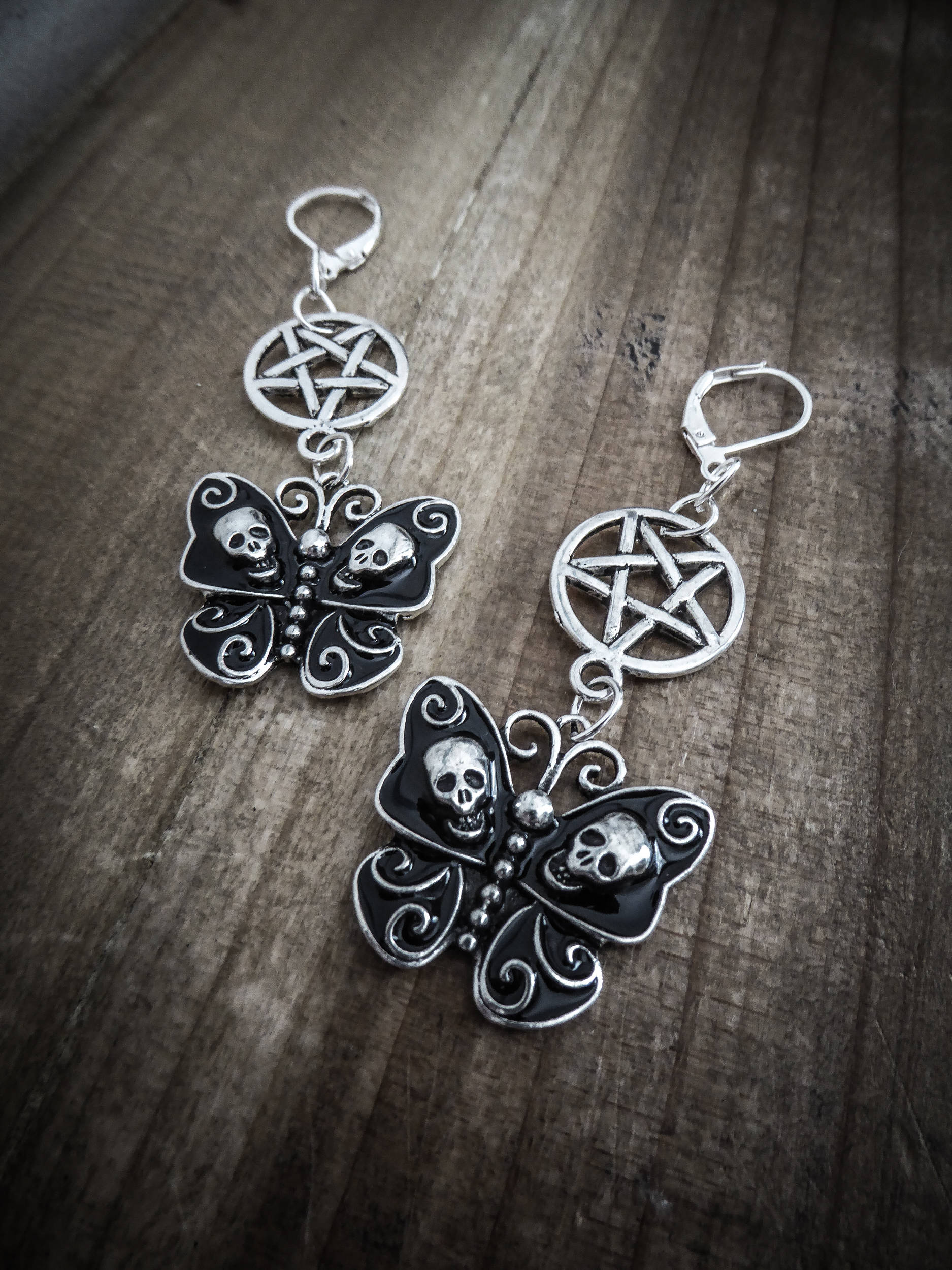 Boucles d'oreilles argentées 666 Butterfly Skulls 666 | Etsy