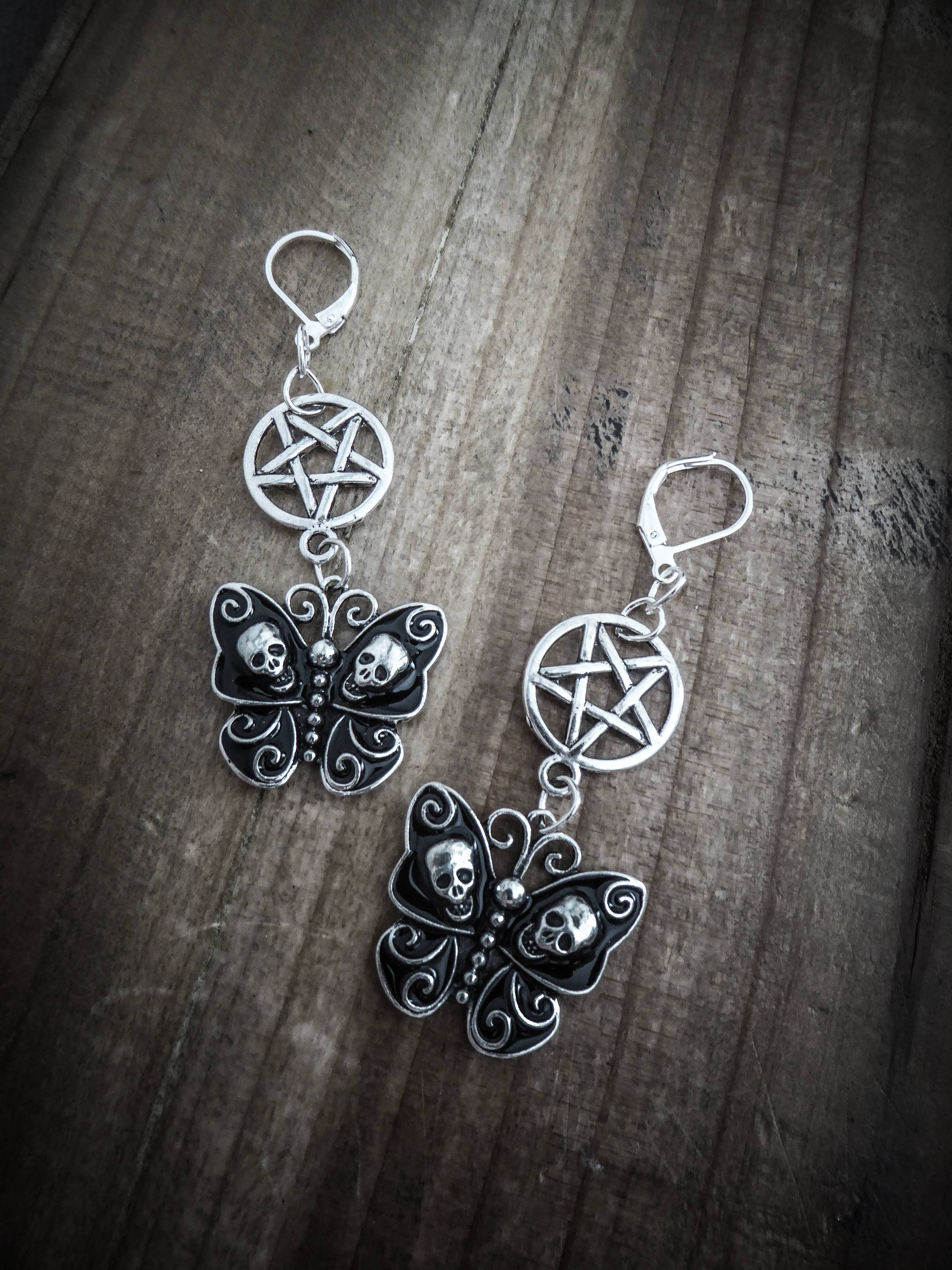 Boucles d'oreilles argentées 666 Butterfly Skulls 666 | Etsy