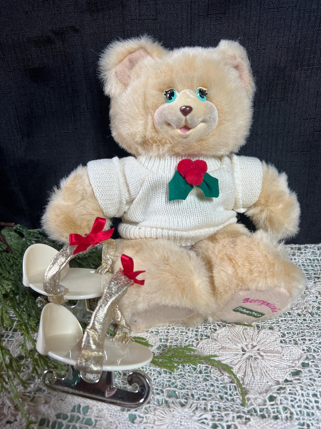 Berrynicole Briar Bear 1998 Fisher Price * Ice Skates Winter Holiday ...