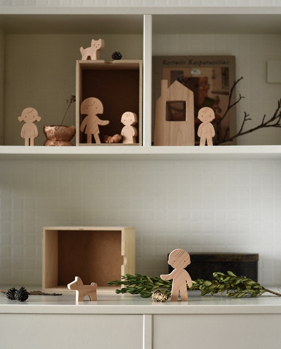 Wooden Family Figurines Family Portrait With Pets Wooden People Figures Gift for Family Etsy Canada