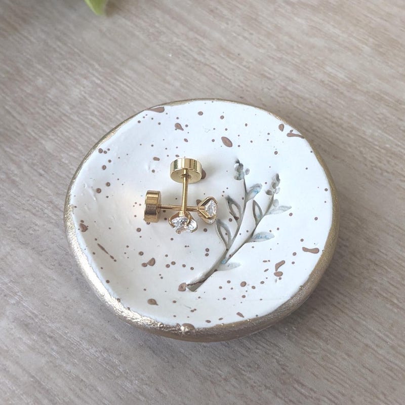 Tiny Trinket Gifts - 60+ Gift Ideas for 2025