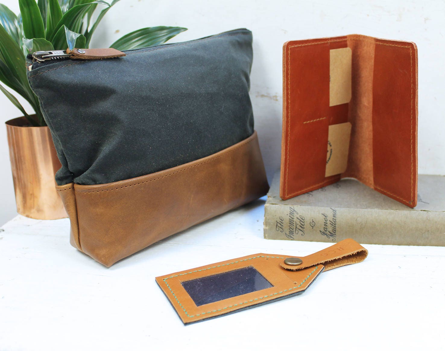 Leather Traveller Gift Set: Waxed cotton wash bag passport | Etsy