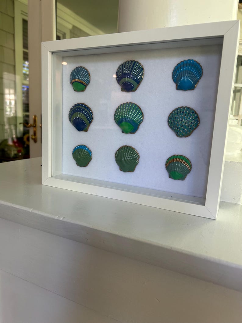 Hand Painted Scallops, Found Shells, Coastal Decor, Hamptons Beach Art ...