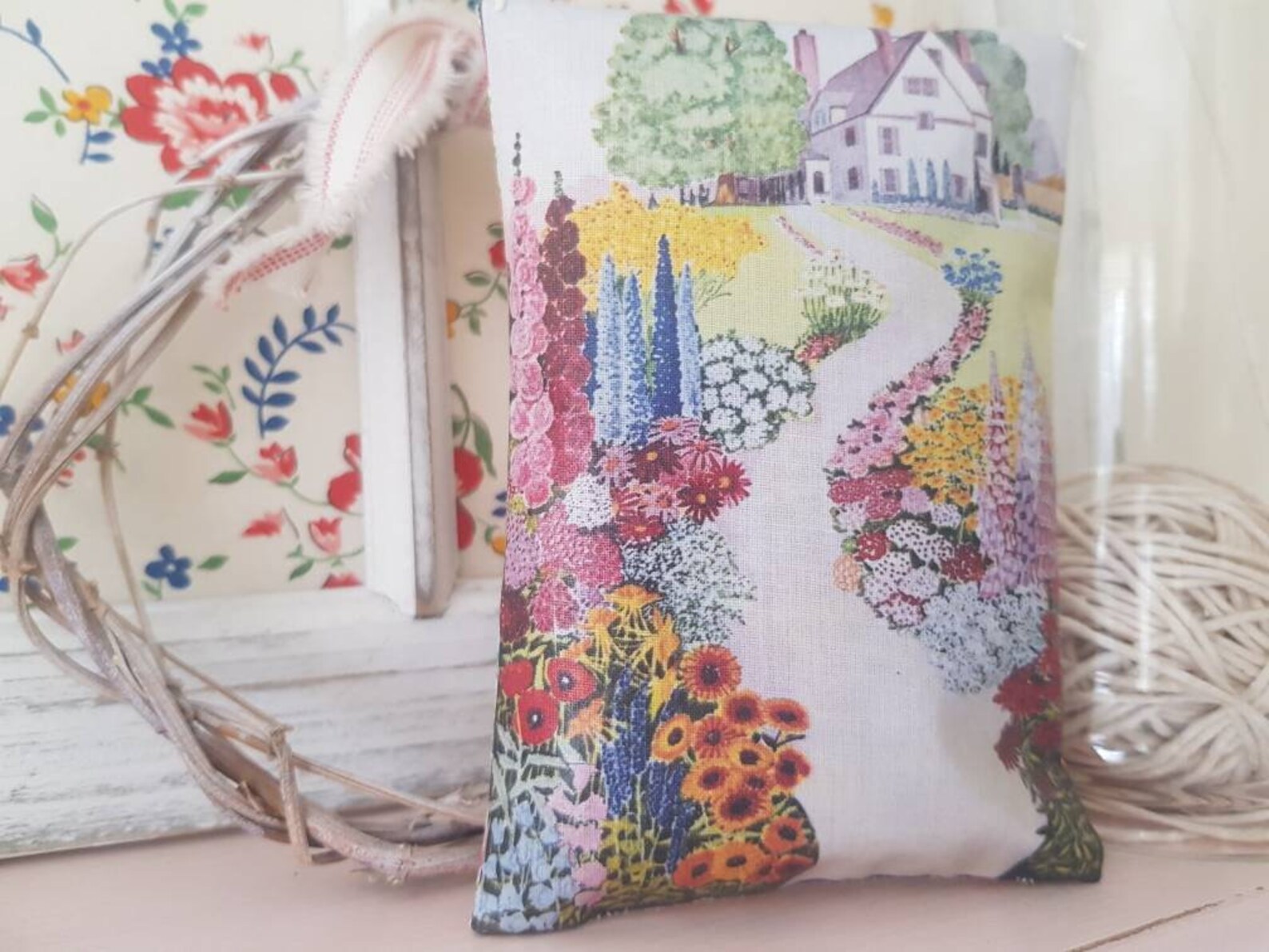 Cottage Garden Illustration Fabric Fragrant Gift - Etsy