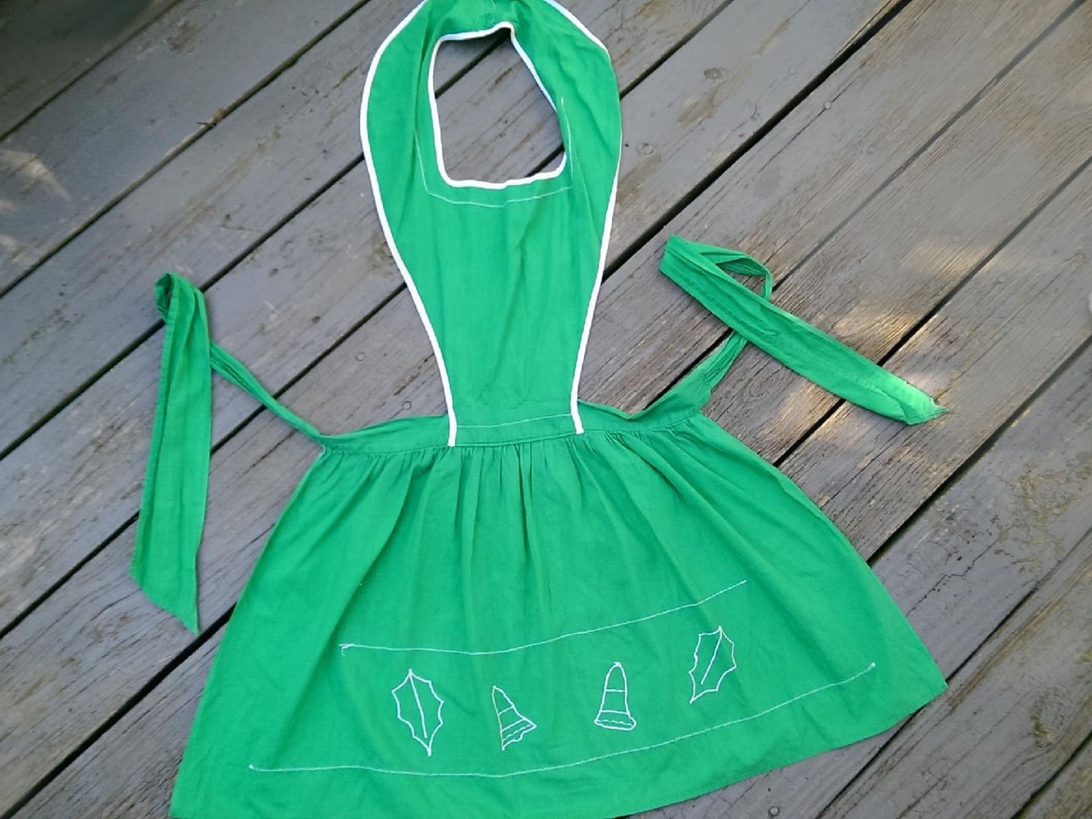 Vintage Christmas Embroidered Ric Rac Apron - Etsy