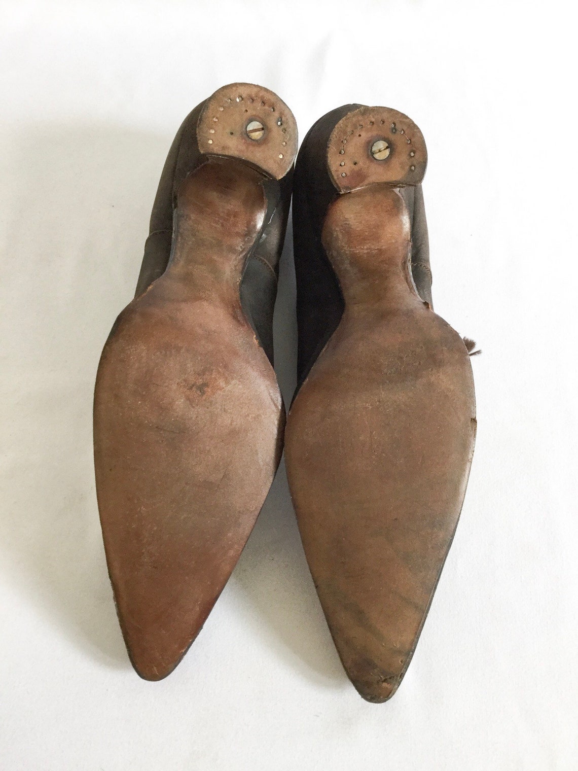 Victorian 1900s Shoes Vintage lace up brown pointy toe shoes | Etsy