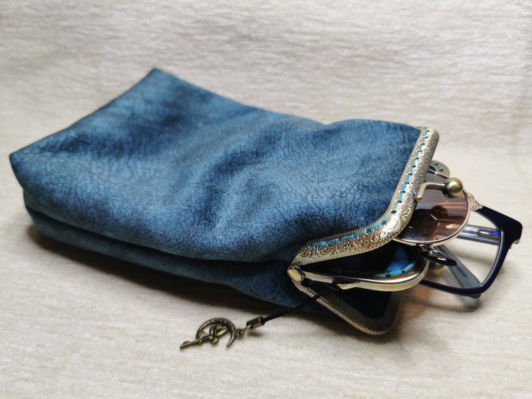 Double Kiss Lock Eyeglass Case, Vintage Style Kisslock Glasses Case ...