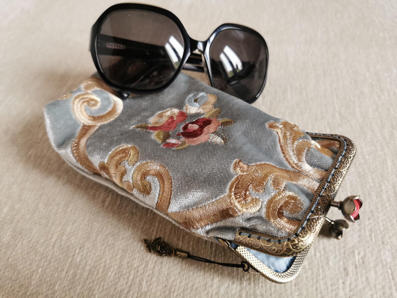 Flowers Eyeglass Case, Fabric Kiss Clasp Sunglass Case, Kiss Lock ...