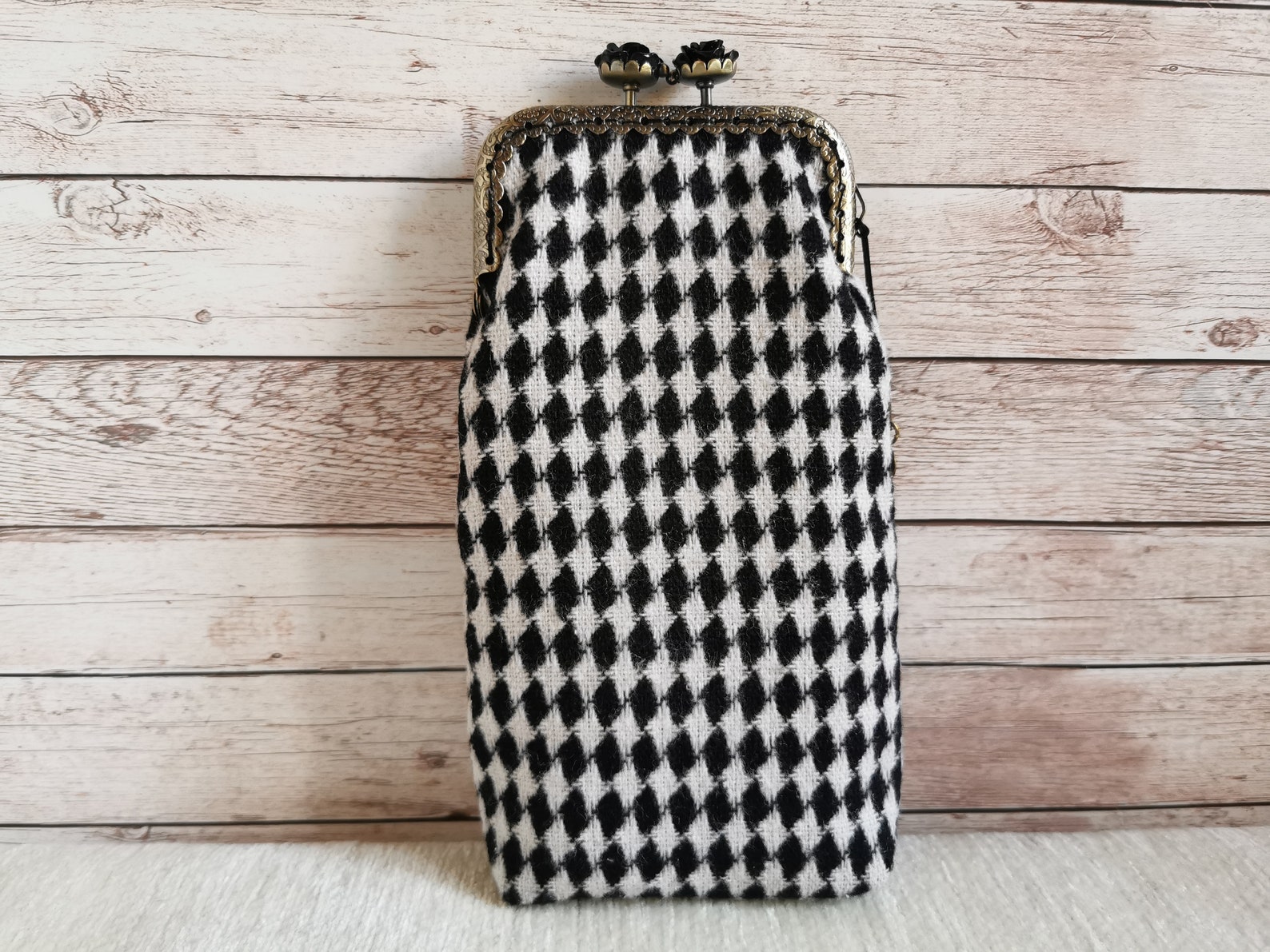 Eyeglass Case, Sunglass Case, Vintage Style Glasses Case, Kiss Clasp ...
