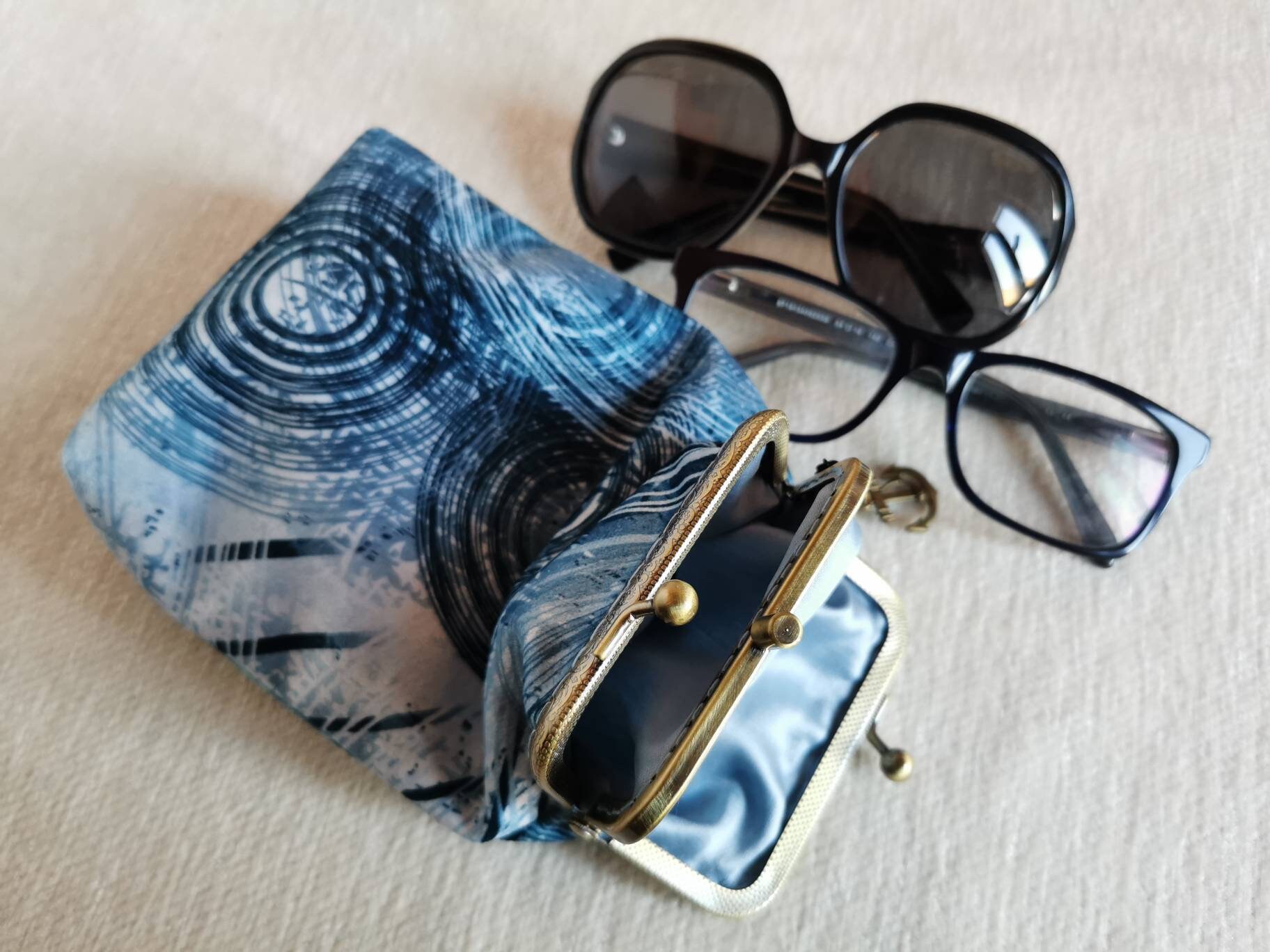 Double Kiss Lock Eyeglass Case, Vintage Style Glasses Case, Double ...