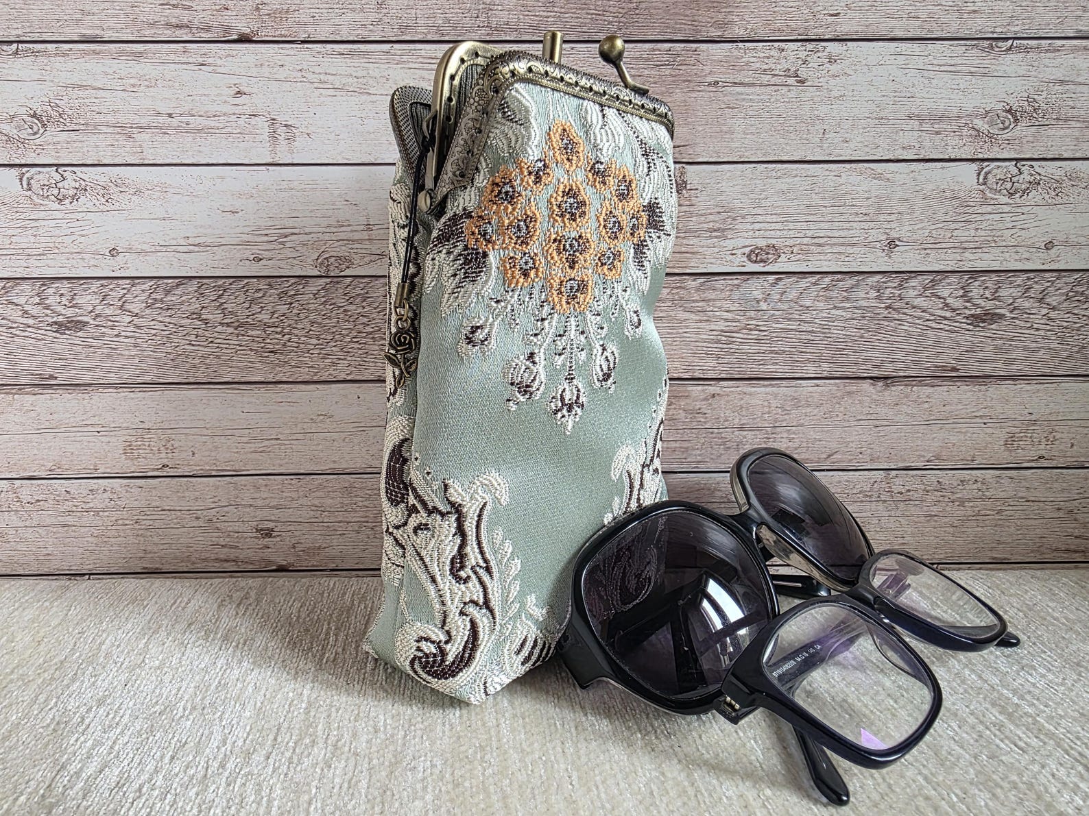 Double Kiss Lock Eyeglass Case, Vintage Style Glasses Case, Double ...