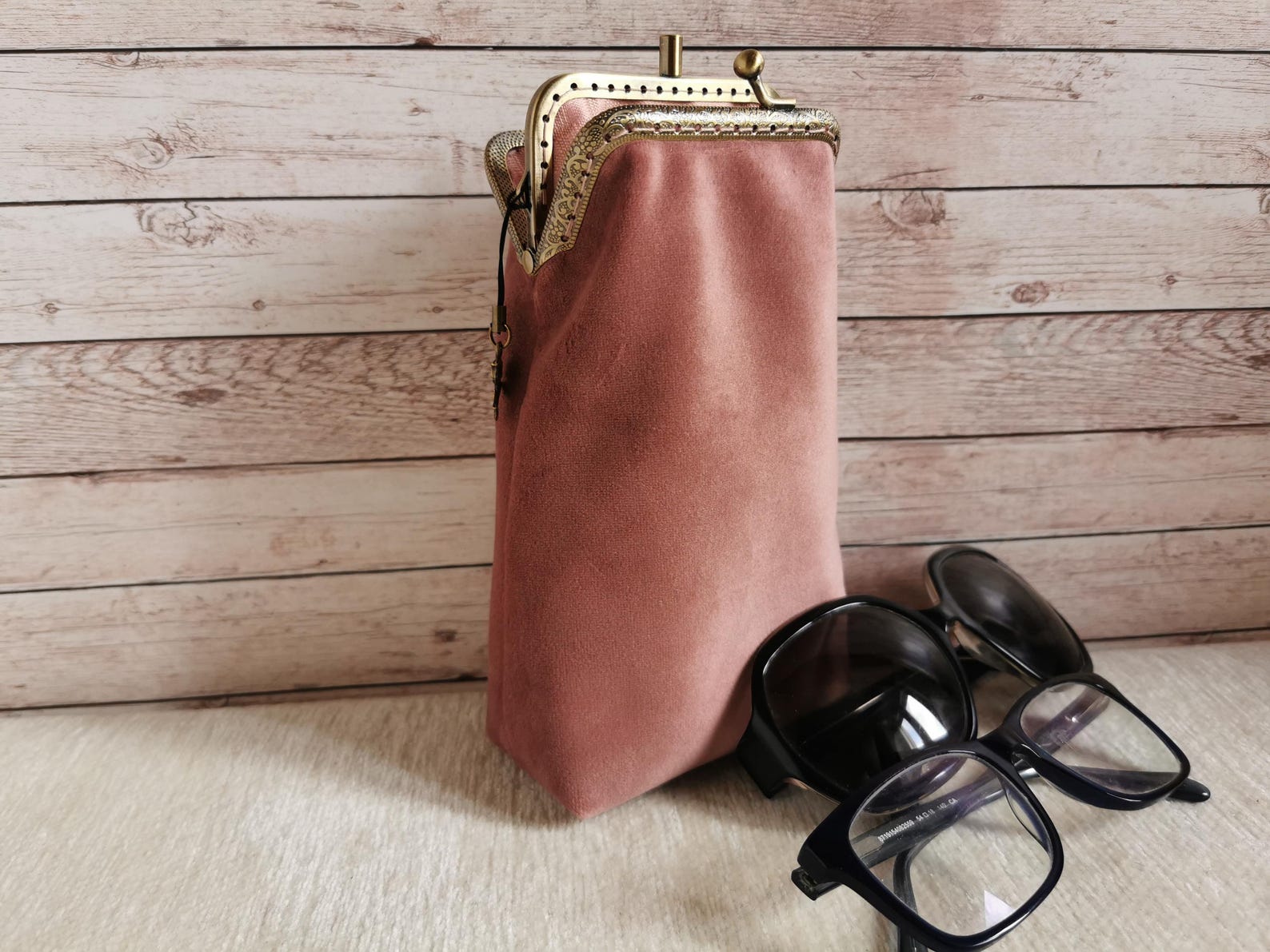 Double Kiss Lock Eyeglass Case, Kisslock Glasses Case Vintage Style ...