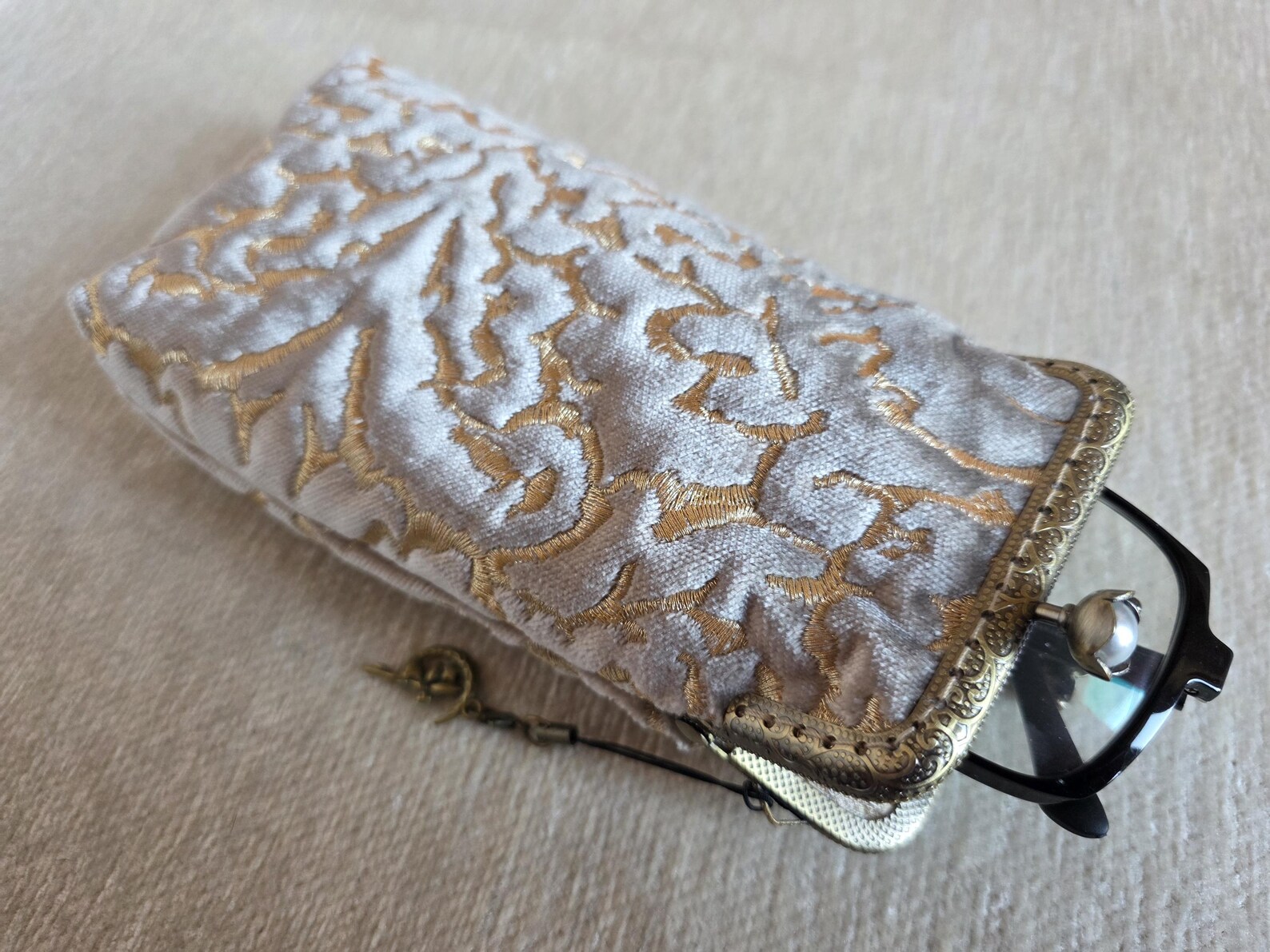 Eyeglass Case, Kiss Lock Sunglass Case, Fabric Vintage Style Glasses ...
