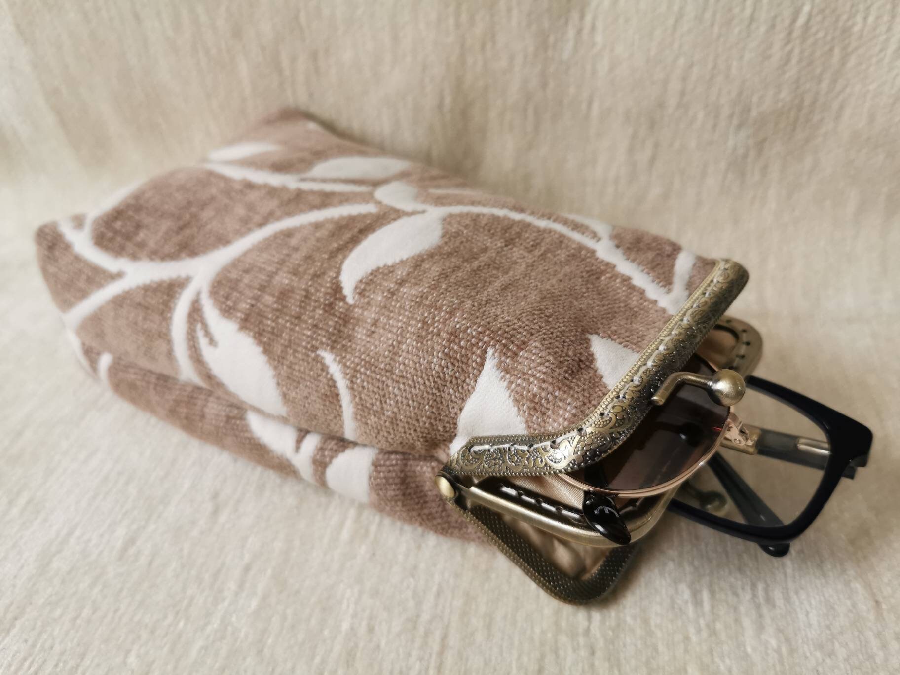 Double Kiss Lock Eyeglass Case Vintage Style Eyeglasses Case - Etsy