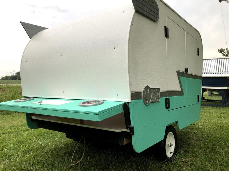 Camper Chicken Coop | Mobile 1950s-style, Kritter Kribs - Etsy
