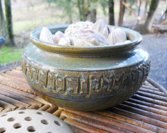 Clam shell planter | Etsy