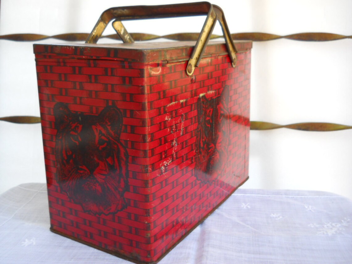 Vintage 1905 Industrial Tiger Bright Sweet Chewing Tobacco Lunch Pail ...