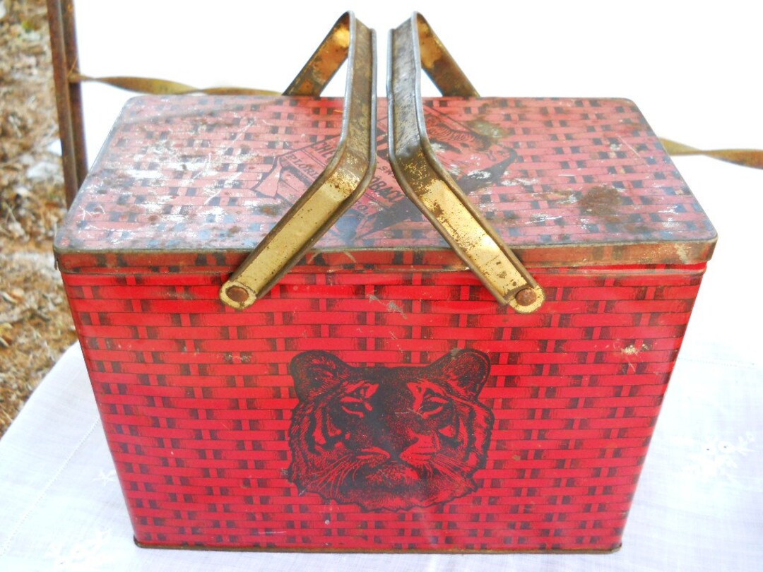 Vintage 1905 Industrial Tiger Bright Sweet Chewing Tobacco Lunch Pail ...