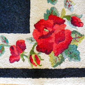 Antique Country French Farmhouse 1920s Wool Hand Hooked Red Roses ...
