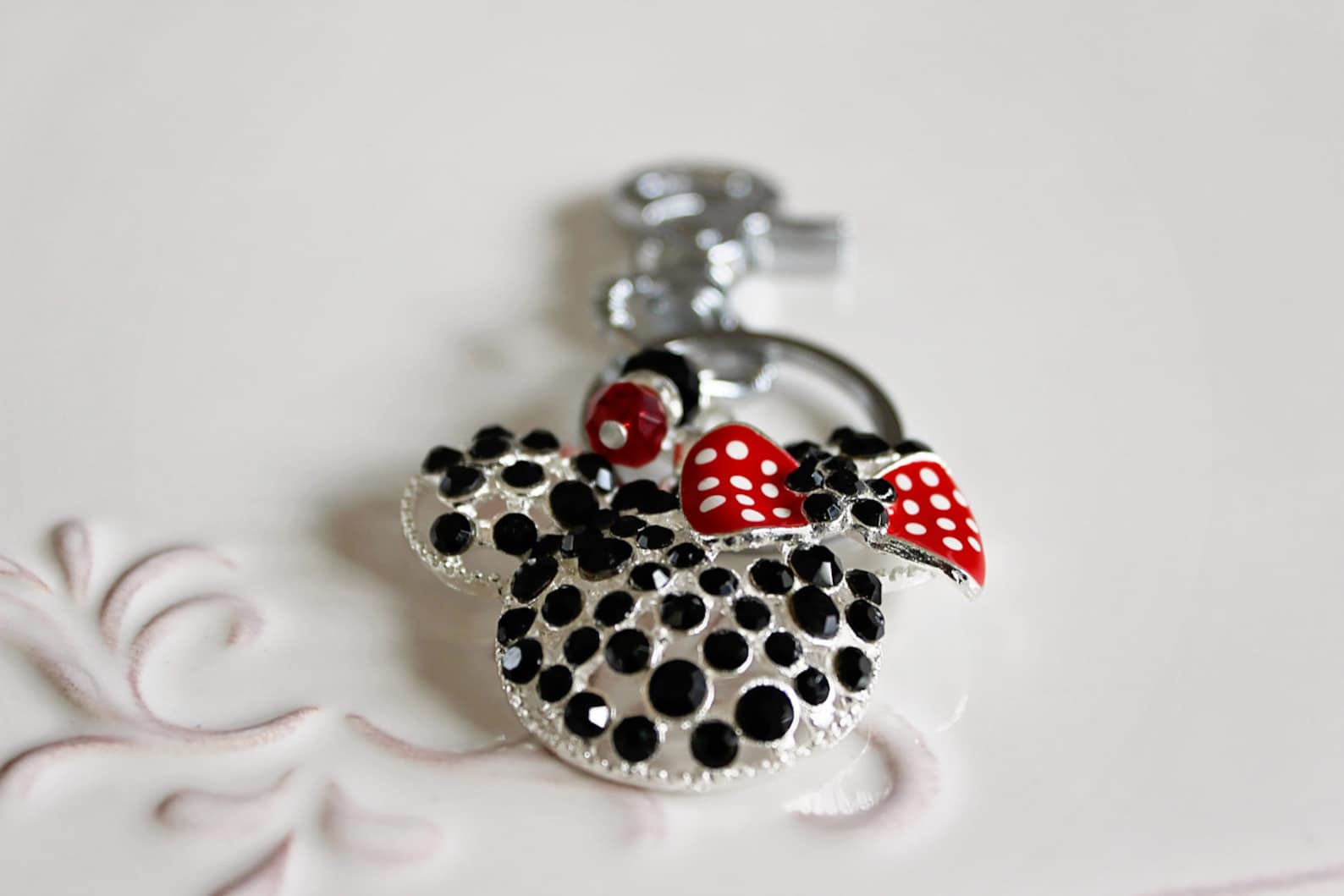 MINNIE Key Chain, Mickey Key Ring, Key Fob Rhinestone Pendant Keychain ...