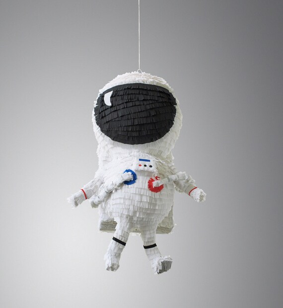 Artículos similares a Pinata del astronauta en Etsy