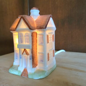 Vintage Cozy Victorian House Shaped Lamp, Night Light or Small Electric ...