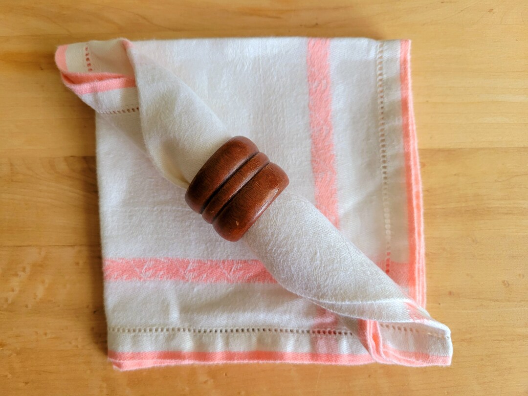 Set of 4 Vintage Linen Napkins in Pink and White - Open Work and ...